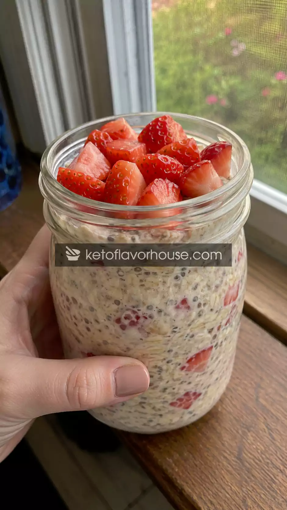 31g Protein Strawberry Cottage Cheese Overnight Oats Recipe - Keto Easy ...